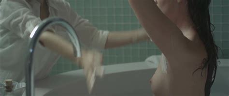 Naked Sarah Hagan In Sun Choke