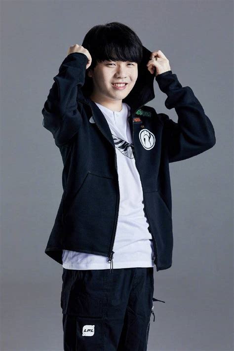 Ig春季赛定妆照：theshy冷酷出镜，rookie笑容可爱 直播吧zhibo8cc