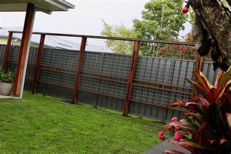 How To Build A Trellis Fence Diy For Knuckleheads Building A Trellis Trellis Fence Diy