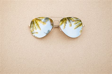Beach Sunglasses Pictures Download Free Images On Unsplash
