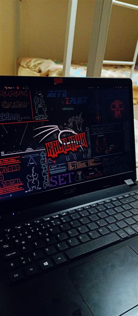 Kali Linux 2024 Linux Yazılım Duvar Kağıdı