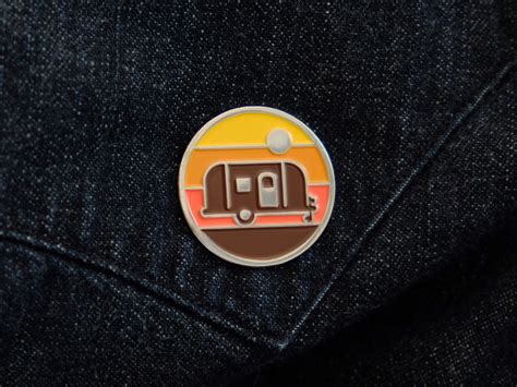 Camper Pin — Dkng