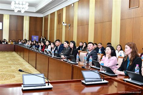 Үндсэн хуулийг түгээн дэлгэрүүлэх сургагч багш бэлтгэх хөтөлбөр эхэллээ