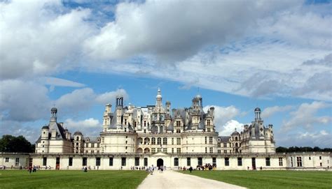 루와르의 샹보르 성 And 앙부아즈 성 샤르트르 프라이빗 차량 투어