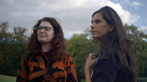 Dans le docu Sex is Comedy le métier de coordinatrice dintimité est enfin décrypté à lécran