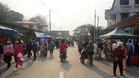 ကျိုင်းတုံမြို့၌ တစ်နှစ်လျှင် တစ်ရက်သာကျင်းပသည့် စော်ဘွားဟောင်းဈေးနေ့ ကျင်းပ Information And