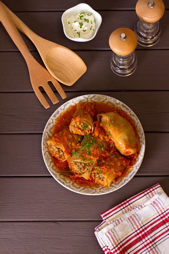 양배추는 고기 쌀 야채와 함께 롤 추 파르치 돌마 사르마 골루브시 또는 골라비 버섯에 대한 스톡 사진 및 기타 이미지 버섯