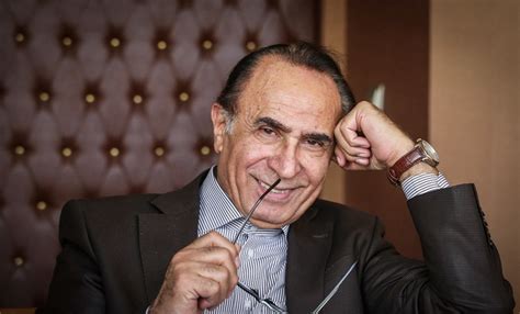 امیدواریم که دینامیت زیر برنامه مشاعره دکتر آذر خنثی شده باشد