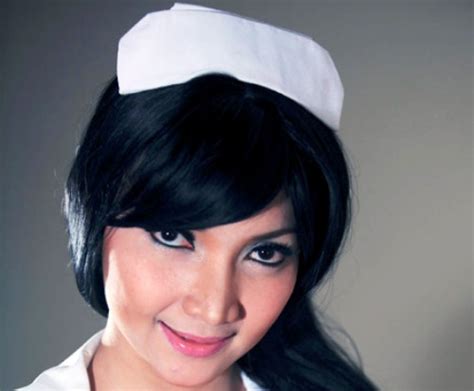 Cerita Dewasa Selingkuh Dengan Perawat Puskesmas Ngentot Dikebun