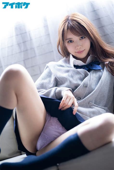 女子校生の恥じらいあるめくりパンチラ画像 Part47 お宝エログ幕府