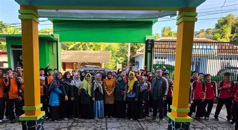 Outing Class Ke Smkn 1 Mts Negeri Kota Sukabumi Outing Class Ke Smkn 1 Mts Negeri Kota Sukabumi