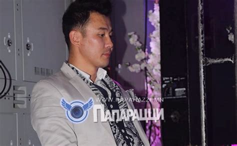 “Ууганаа минь ядраа юу даа”