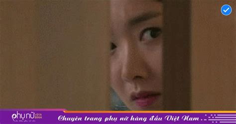 Nửa đêm thấy cô giúp việc đi vào phòng bố chồng khi tò mò hé cửa xem thì chết sững với cảnh