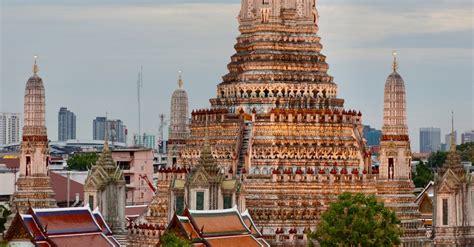 강 강가 건물 외관 건축 관광 기념물 도시 도시 풍경 도시의 동남아시아 랜드마크 문화 문화 유산 반사 방콕 벽돌 보트 불교 불교 사원 사원