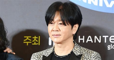 윤도현 스웨그 넘치는 포즈