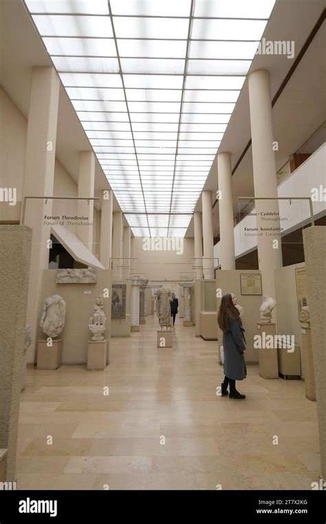 Istanbul Türkiye Istanbul Archaeological Museum Forum Of Constantine And Forum Of Theodosius