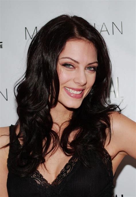 Celebrity Pics Julia Voth