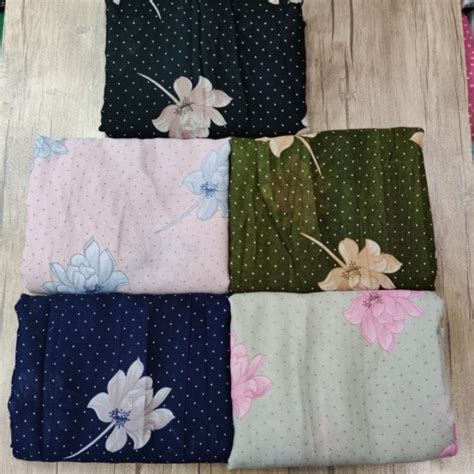 خرید و قیمت چادر گل گلی نقطه ای از غرفه پارچه سرای تک ستاره