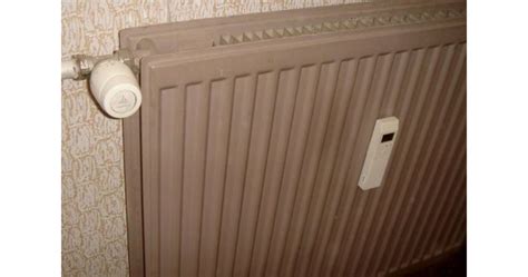 Парното и топлата вода няма да поевтиняват от 1 април