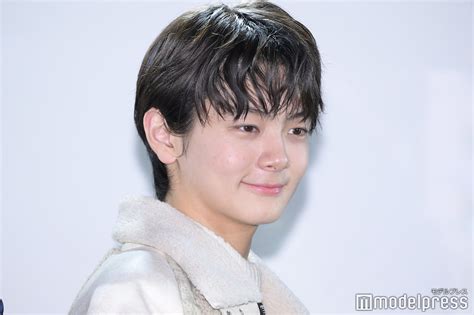 画像416 綾野剛、話題の「紅」歌唱シーンは「やや気持ち悪い」16歳・齋藤潤との絆も語る モデルプレス