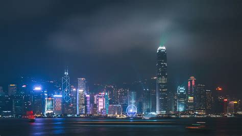 2024每逢香港必维港每逢维港必要看一场灯光秀每晚8点准时开场短短十几分钟伴随着音乐与尖沙咀码头的人 维多利亚港 评论 去哪儿攻略