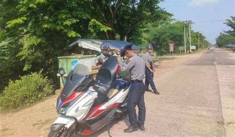 Dvb မိတ္ထီလာတွင် ဆိုင်ကယ် ၂ ဦး စီးနင်းသူများကို စစ်တပ်က ဖမ်းဆီးငွေညှစ်