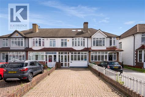 Ardrossan Gardens Worcester Park Kt4 4 Bed Terraced House For Sale £625 000