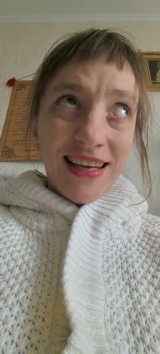 Женщина которая пьёт кофе слушает красивую музыку И не просит о помощи Где ты Youtube