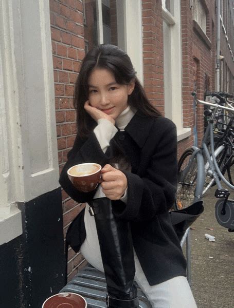 [프리미엄실크코트 저세상가벼움 데일리코트🤍][자체제작] 프리미엄 프렌치 실크 핸드메이드 하프코트 에이블리