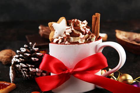 테이블과 장식에 라마를위한 휘핑 크림 핫 초콜릿 코코아 0명에 대한 스톡 사진 및 기타 이미지 0명 겨울 독일 Istock