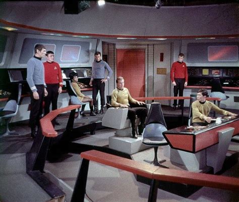 See Star Treks New Enterprise Bridge In Detail Giant Freakin Robot