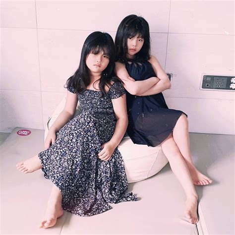 이동국 딸 수아‧설아 8세가 미코 엄마 옷을 소화하네재시따라 모델 꿈꾸나