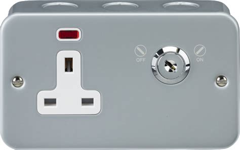 13a Dp Lockable Socket With Neon Ml Accessories