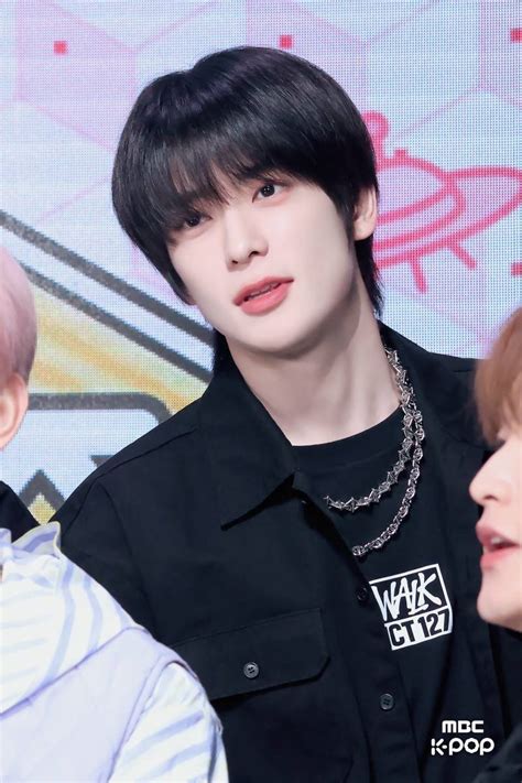 더쿠 요즘 외출 전 루틴 Nct 127 현장 포토 보면서 화장하기