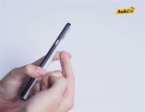 Google Pixel XL Leaked In Extensive Hands On Videos Colors Camera