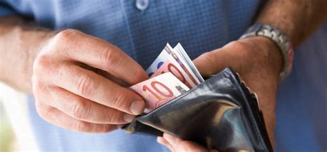 Влагаме все повече пари във фондове инвестиращи в акции Profit Bg