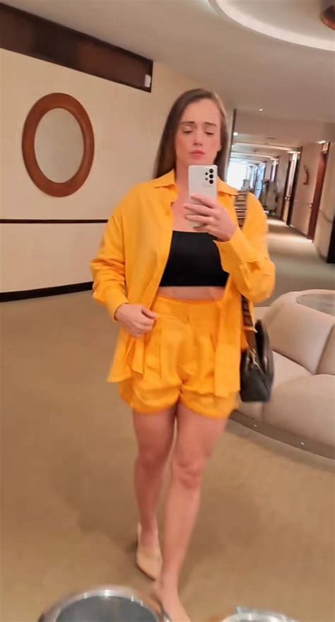 Saiba Quem A Mulher Que Viralizou Por Montar Em Homem Sem Calcinha Graus O Maior