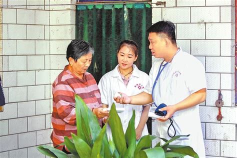 村医夫妻档 大河网