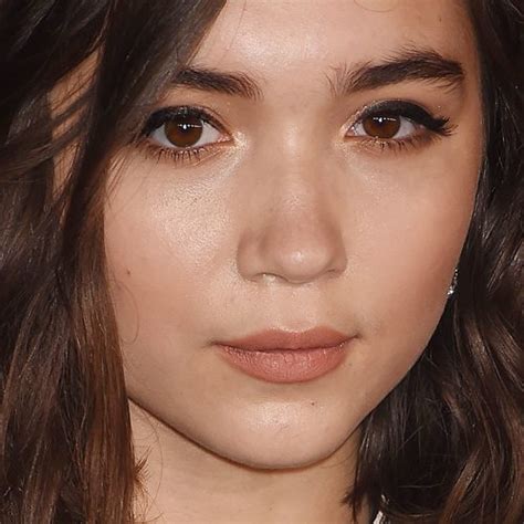 Rowan Blanchard Makeup Black Eyeshadow Gold Eyeshadow And Nude Lipstick