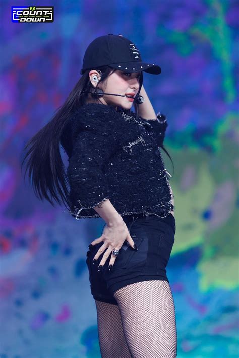 Yunjin Le Sserafim Rkpoptights