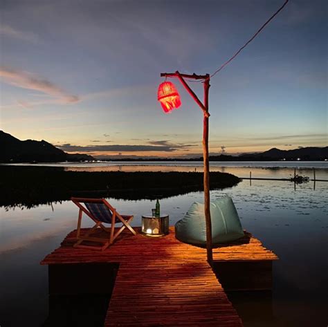 บ้านริมน้ำ Amphoe Tha Muang