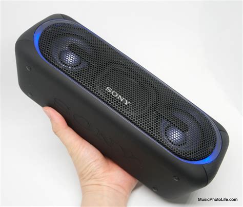 Sony Srs Xb40 Review Extra Bass With Flashy Lights That Dance To The Beat