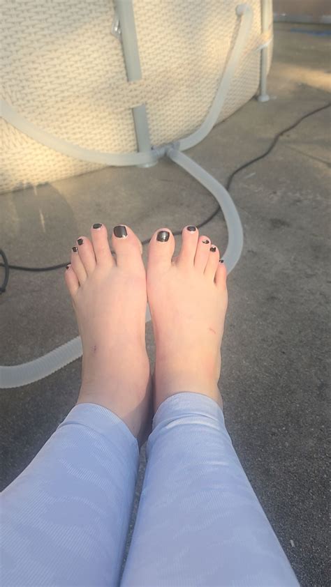 These Toes R Verifiedfeet