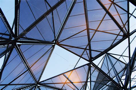 Geometric Design Of Overlapping And Grid High Quality Architecture