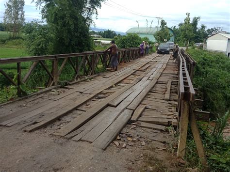 နမ့်ခမ်းမြို့နယ်၊ ကွန်လုံကျေးရွာအနီးရှိ ဘေလီတံတားပေါ်၌ မော်တော်ယာဉ်မတော်တဆကျွံကျမှုကြောင့် ပျက