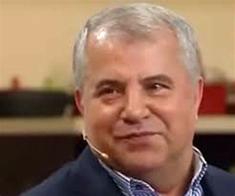 علی پروین با اسم خواننده خانم، صداوسیما را منفجر کرد