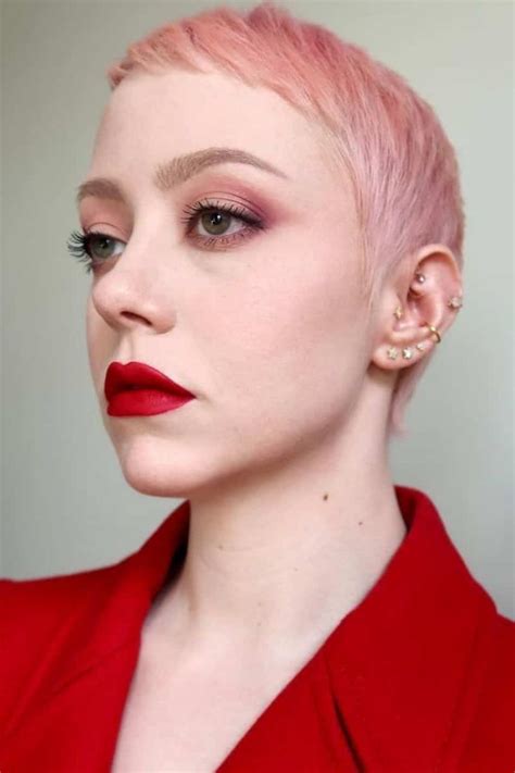 Feminine Pixie Cut Ideas For A Sweet Short Look Feminine Pixie Cuts Curly Pixie Hairstyles