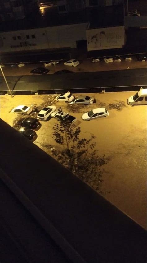 Проливные дожди затопили турецкую Анталью