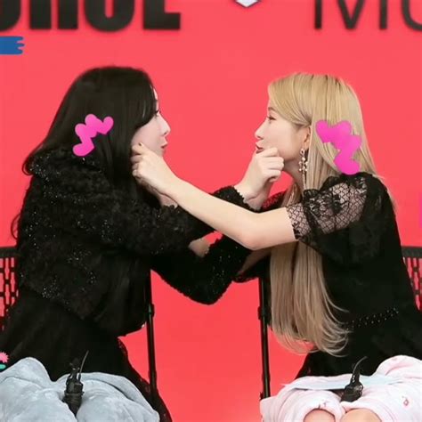 Sowon Sinb Cute Moment Youtube