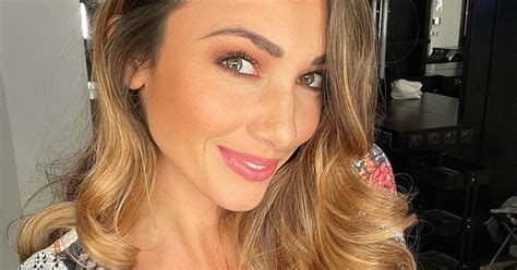 Delphine Wespiser Saffiche Enfin Avec Son Nouveau Conjoint